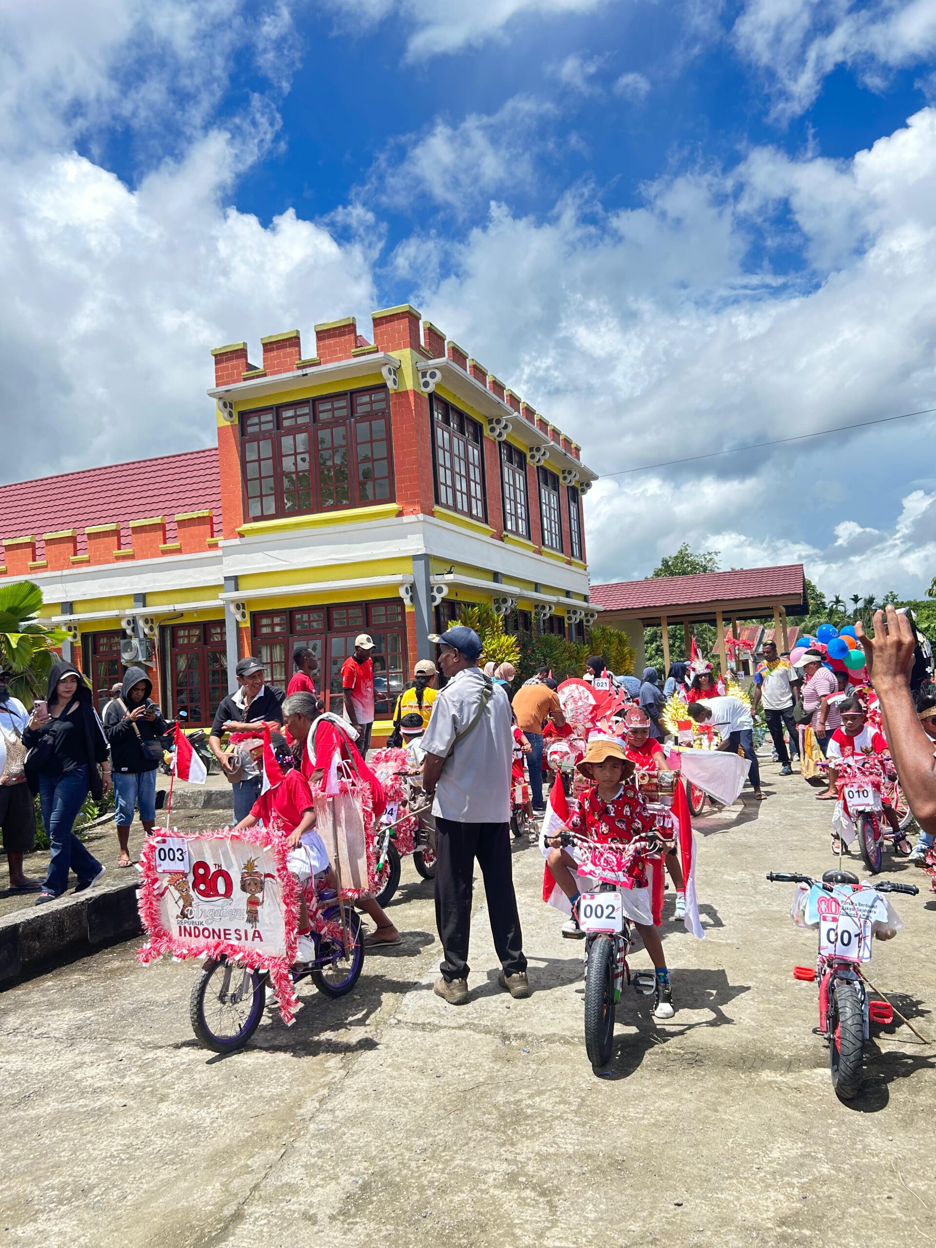 Karnaval Sepeda Hias Mewarnai HUT RI ke 80 di Teluk Bintuni – Suara Teluk